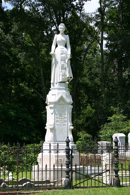 Laura Kelly Monument, Kosciusko MS – Deep Fried Kudzu